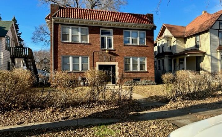 607 Avenue B, Sterling, IL 61081 - Multifamily Property for Sale