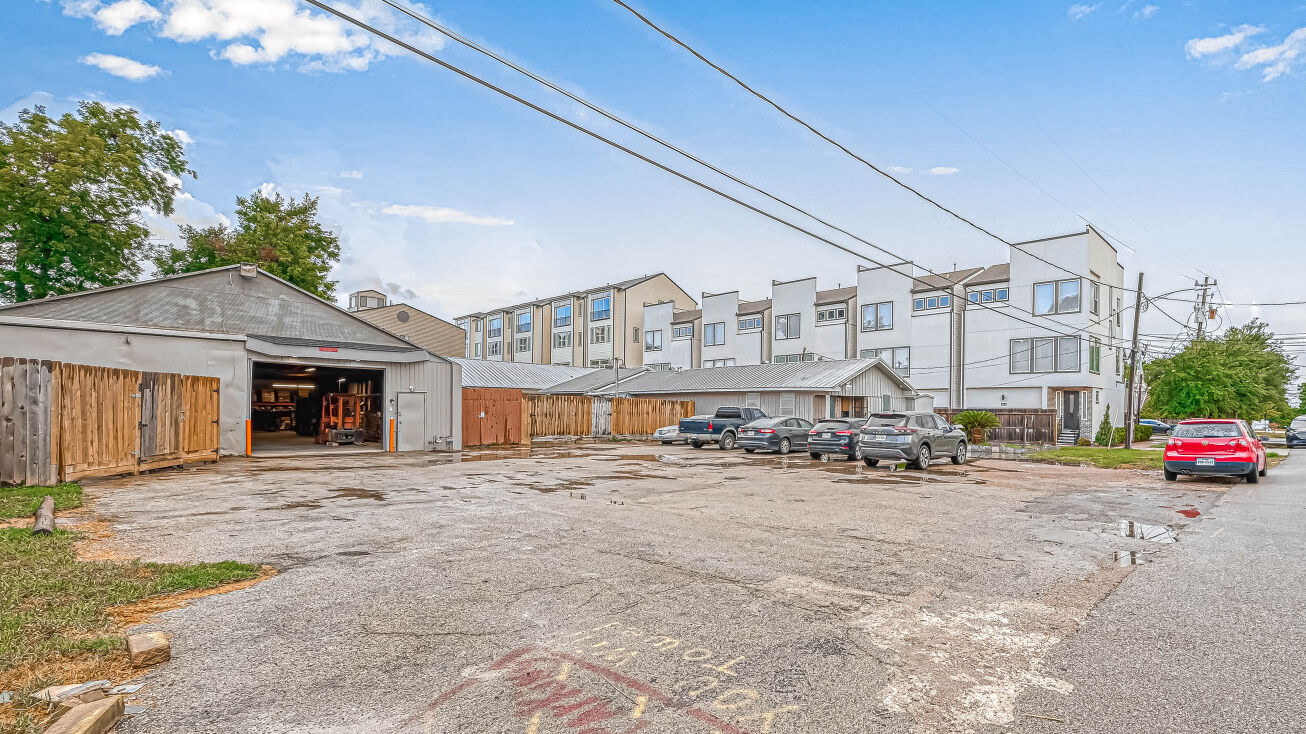 902 W 17th St, Houston, TX 77008 | Crexi.com