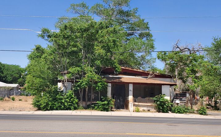 1129 S MAIN ST Belen NM 87002-3317 APN: 1006027465277 | Crexi.com