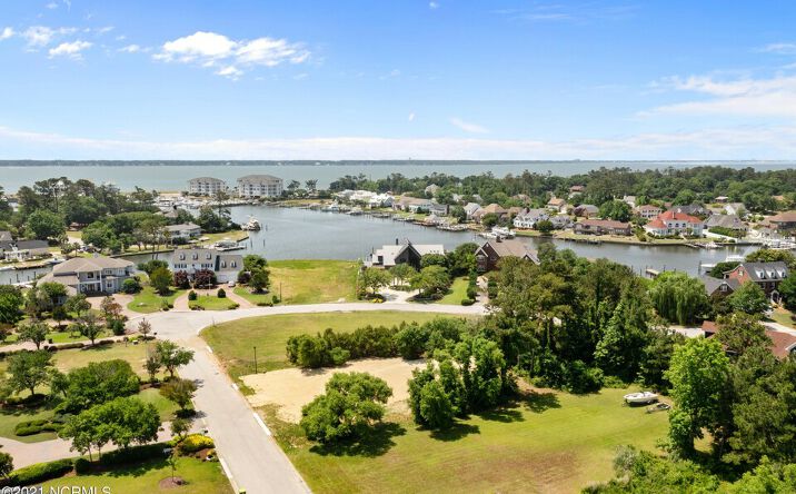 103 GRADY CT Morehead City NC 28557 APN: 635616941207000 | Crexi.com
