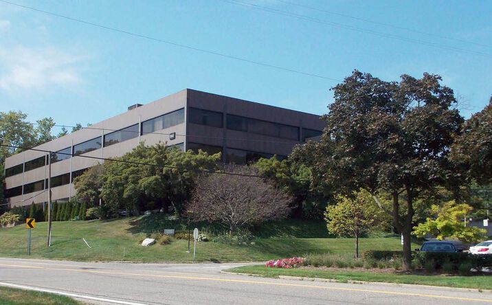 44 E Long Lake Rd, Bloomfield Hills, MI 48304 - Office Property for ...