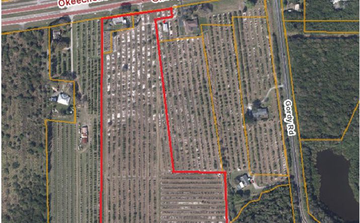 8021 OKEECHOBEE RD Fort Pierce FL 34945 APN: 232350100690007Multiple2 ...