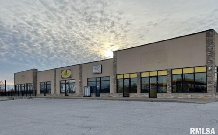 114 MYRTLE ST Davenport IA 52802 | Crexi.com