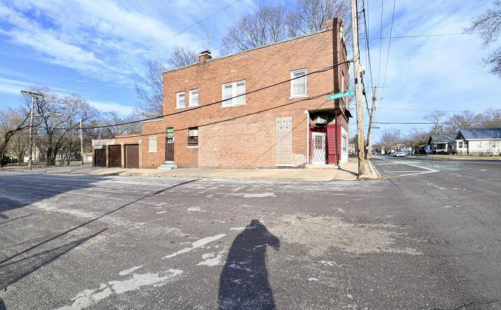 2305 W LINCOLN Avenue, Peoria, IL 61605 | Crexi.com
