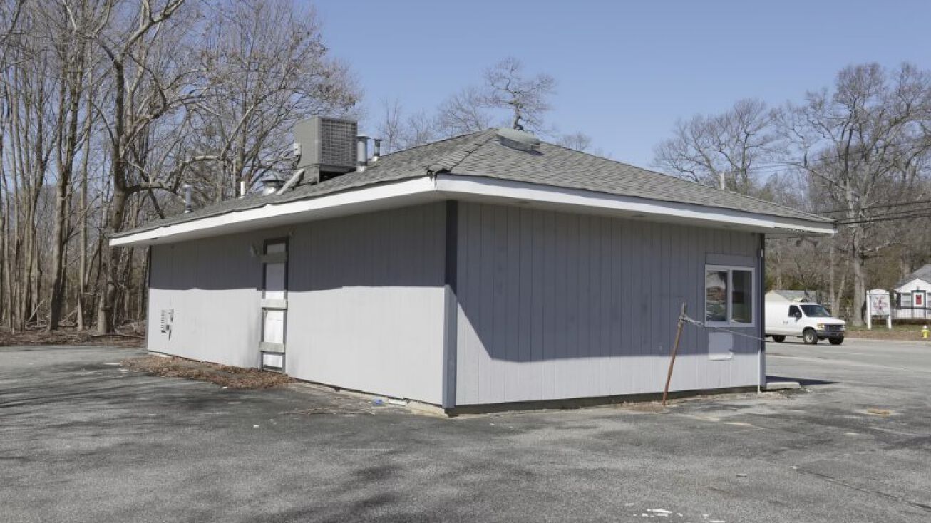 3000 Middle Country Rd, Lake Grove, NY 11755 | Crexi.com