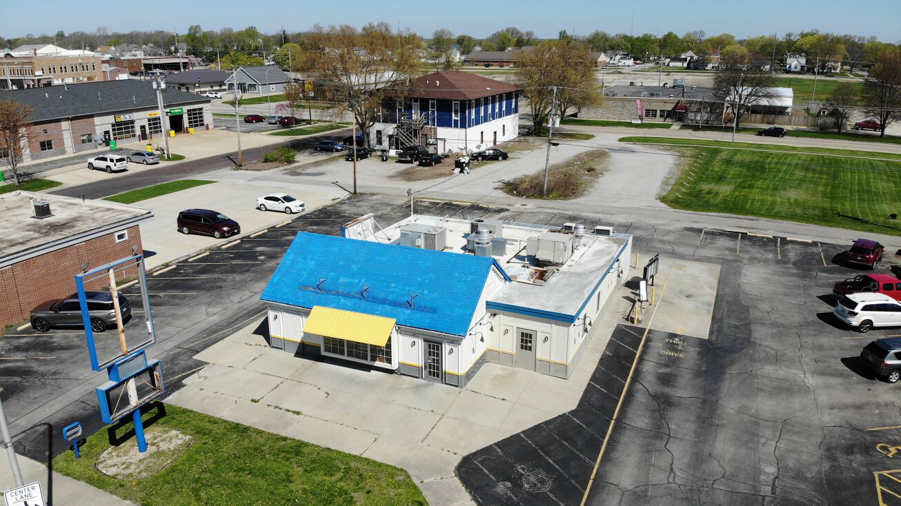 1208 Charleston Ave, Mattoon, IL 61938 | Crexi.com