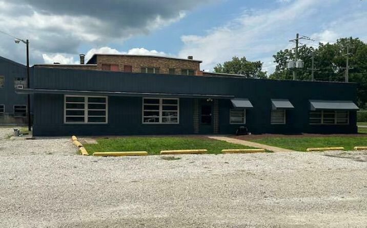 222 W Broadway, Hillsdale, IN 47854 | Crexi.com