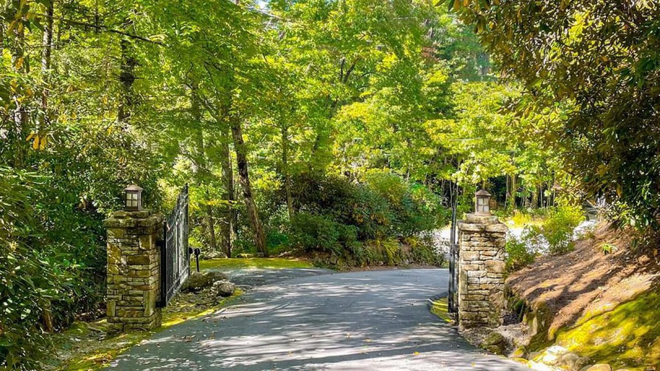 8&9 Woodland Ridge Drive, Highlands, NC 28741 | Crexi.com