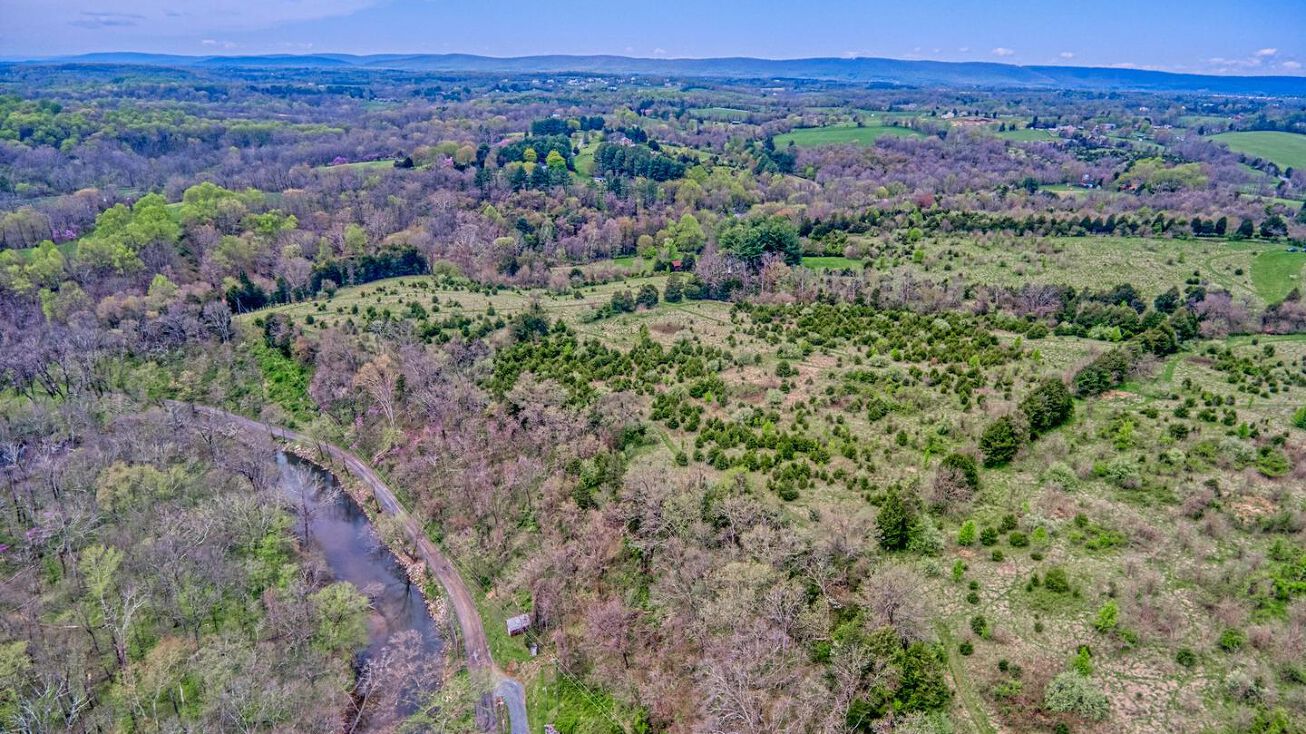 Hidden Lane Farm, Lovettsville, VA 20180 | Crexi.com