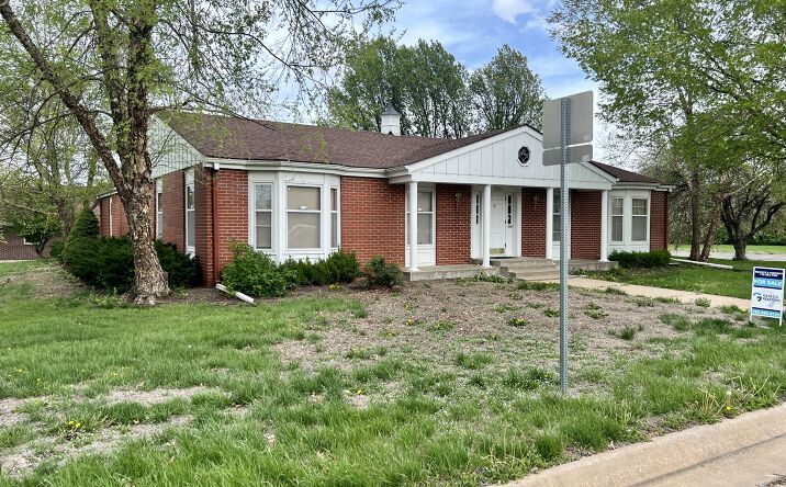 335 SW Jackson St, Topeka, KS 66603 | Crexi.com
