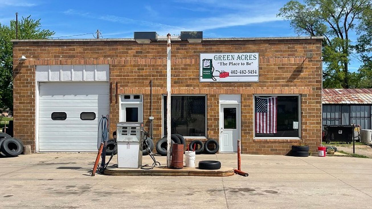 402 E Main St, Chambers, NE 68725 | Crexi.com