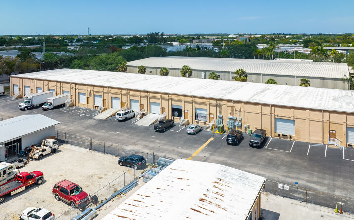 4227 ENTERPRISE AVE Naples FL 34104-7070 APN: 00275800006 | Crexi.com