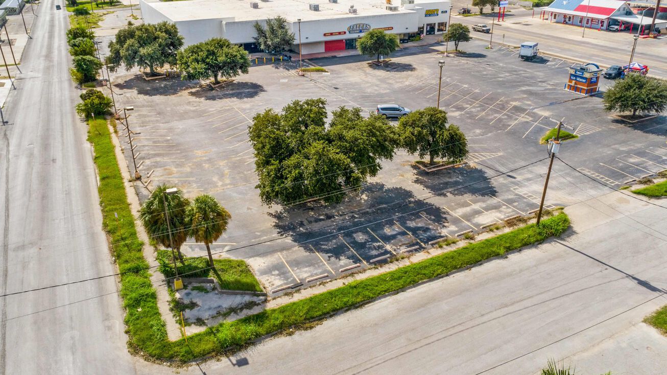 501 E 6th St, Del Rio, TX 78840 | Crexi.com