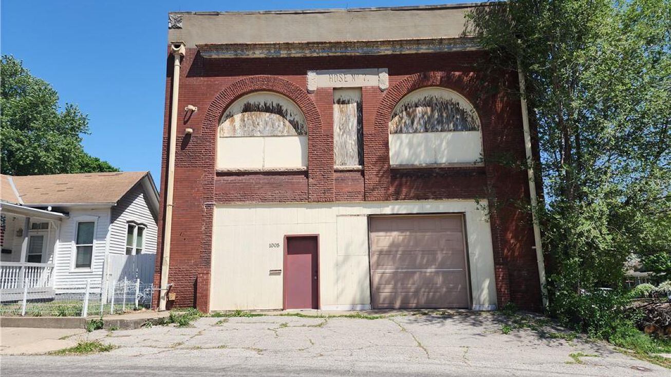 1005 N 10th Street, St Joseph, MO 64501 | Crexi.com