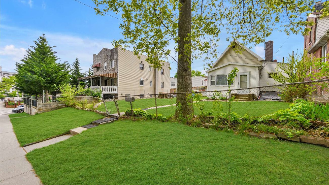 100-10 23rd Ave, Queens, NY 11369 | Crexi.com