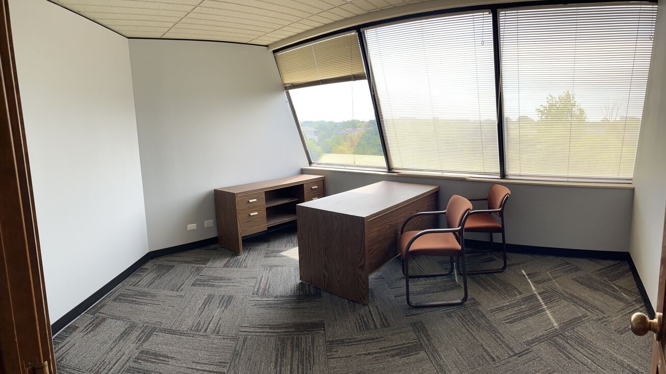 340 W Butterfield Rd #4D, Elmhurst, IL 60126 | Crexi.com