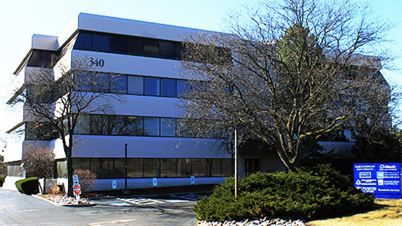 340 W Butterfield Rd #4D, Elmhurst, IL 60126 | Crexi.com