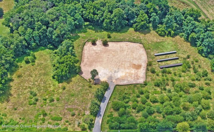 15 WILLOW BROOK RD Colts Neck NJ 07722-1275 APN: 1310_9_1.02 | Crexi.com