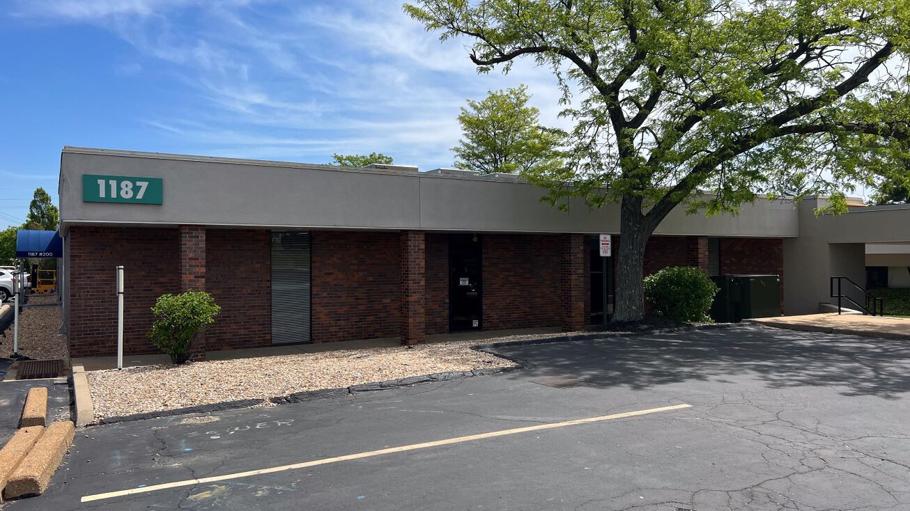 1187 Corporate Lake Dr, St. Louis, MO 63132 | Crexi.com