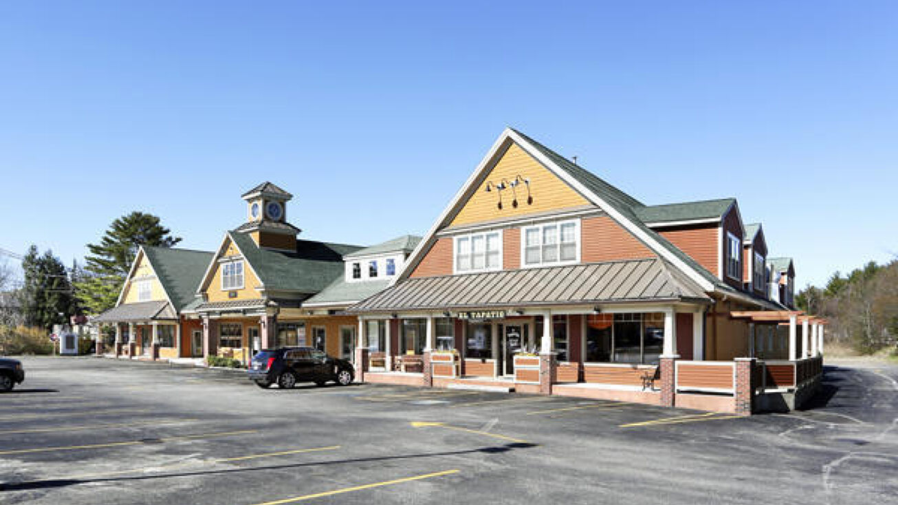 300 Newburyport Turnpike, Rowley, MA 01969 | Crexi.com