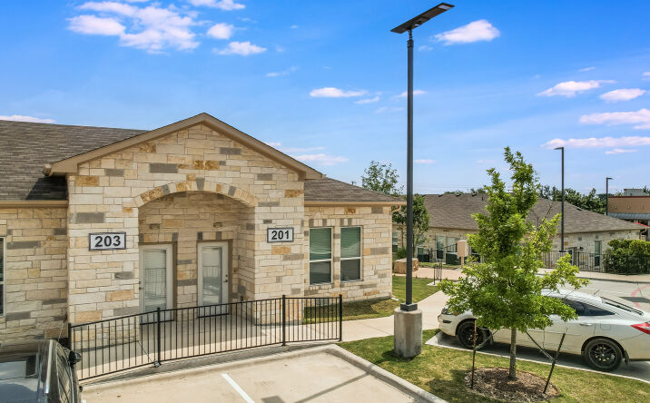 104 W Main St, Pflugerville, TX 78660 | Crexi.com