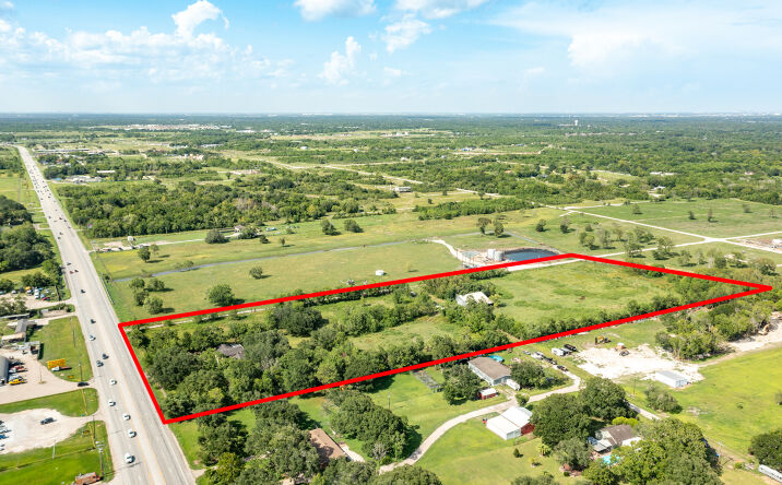 19927 TX-35, Alvin, TX 77511 | Crexi.com