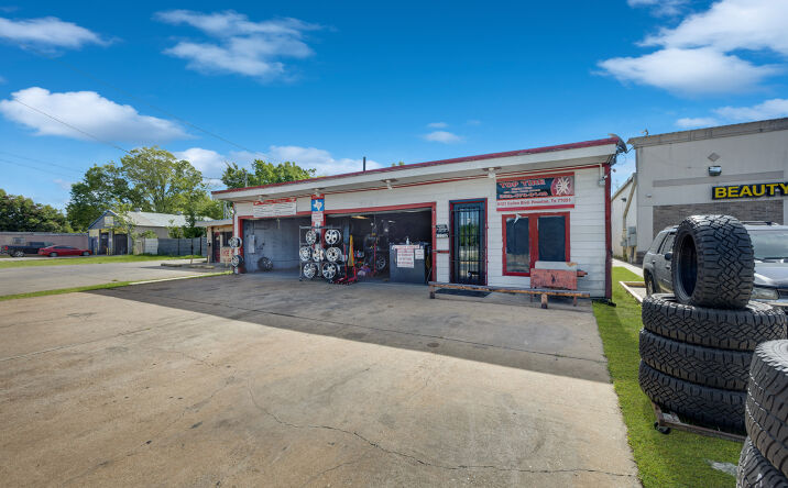 9121 Cullen Blvd, Houston, TX 77033 | Crexi.com