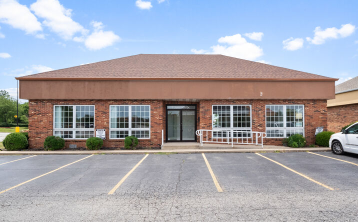 7 Junction Dr, Glen Carbon, IL 62034 | Crexi.com