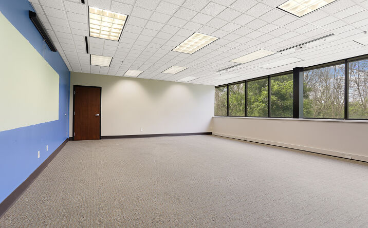 1150 SPRINGHURST DR Ashwaubenon WI 54304-5950 APN: VA-158-7 | Crexi.com