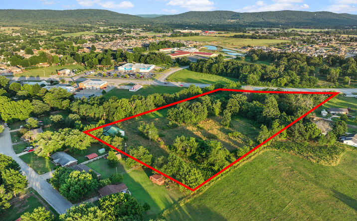 700 W Main St, Farmington, AR 72730 | Crexi.com