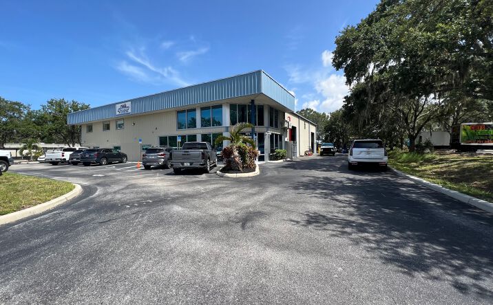 2010 Whitfield Park Loop, Sarasota, FL 34243 | Crexi.com