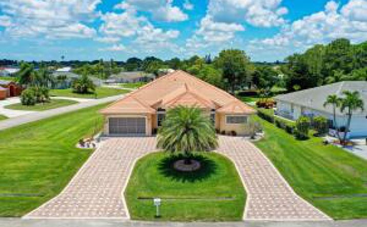 160 SW SARATOGA AVE Port Saint Lucie FL 34953 APN: 342068005140005 ...