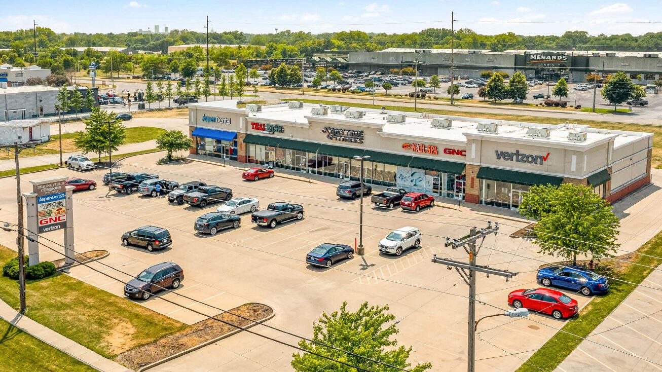 2701 N Dirksen Pkwy, Springfield, IL 62702 | Crexi.com