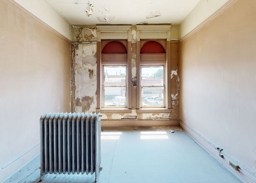 335 SW JACKSON ST Topeka KS 66603-3325 APN: 1093101012012000 | Crexi.com