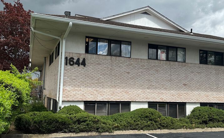 1644 DEER PK AVE Deer Park NY 11729 | Crexi.com