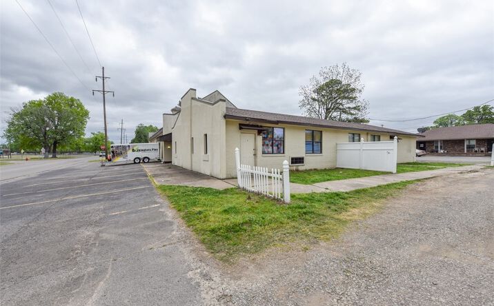 400 Main Street, Muldrow, OK 74948 | Crexi.com