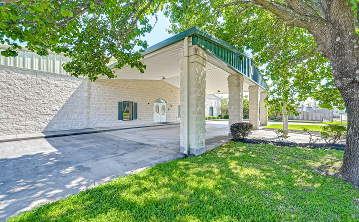 17030 Red Oak Dr, Houston, TX 77090 | Crexi.com