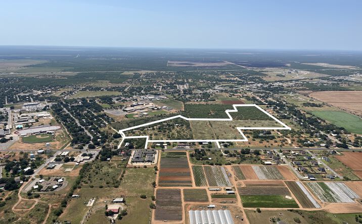 510 William Dr, Pearsall, TX 78061 | Crexi.com