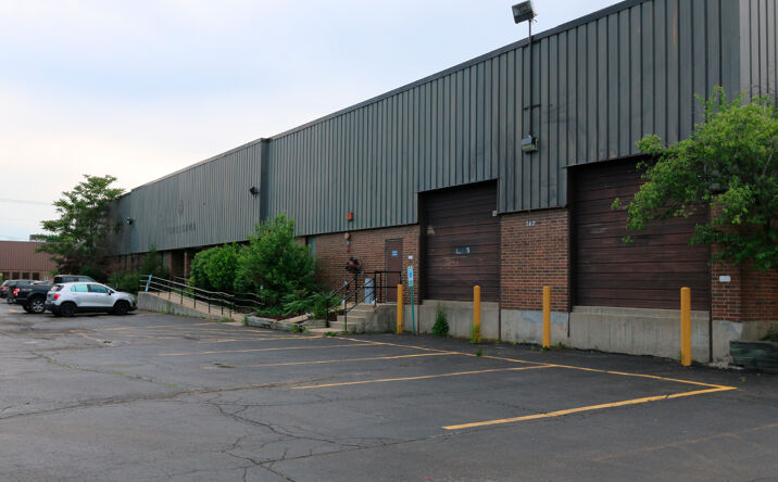 250 Chaddick Dr, Wheeling, IL 60090 | Crexi.com