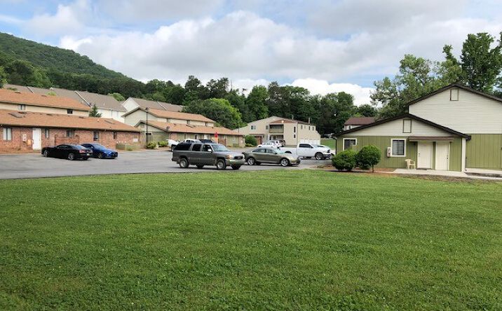 2202 WILDING LN Dalton GA 30720 APN: 13313000800 | Crexi.com