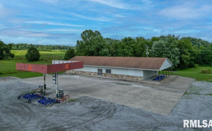 1098 Eddyville Blacktop Road, Eddyville, IL 62928 | Crexi.com