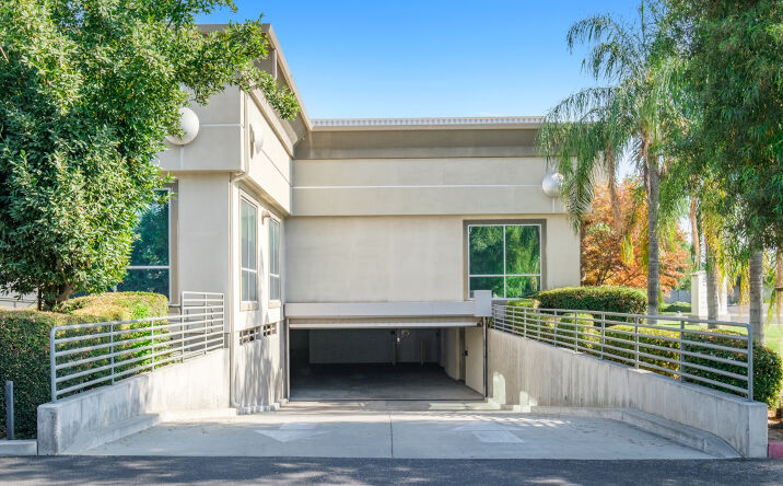 6700 N First St, Fresno, CA 93710 | Crexi.com