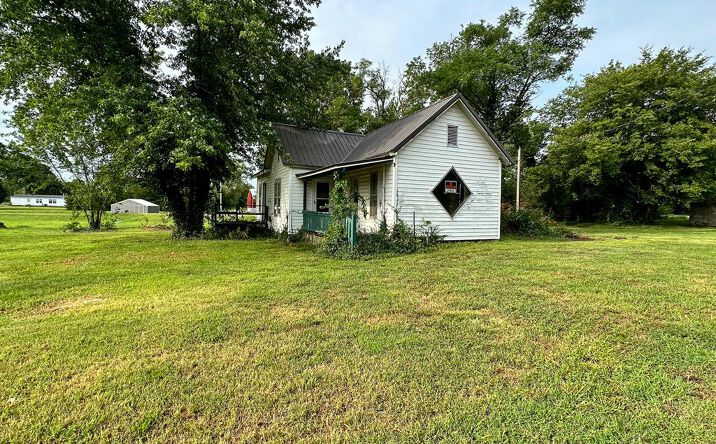 512 W MAIN Weir KS 66781 APN: 0110283402008004000 | Crexi.com