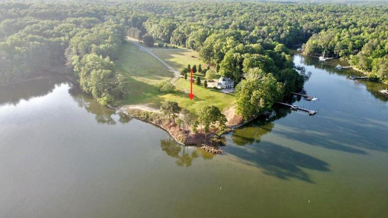 3 Oak Point Dr, Alfonso, VA 22503 | Crexi.com
