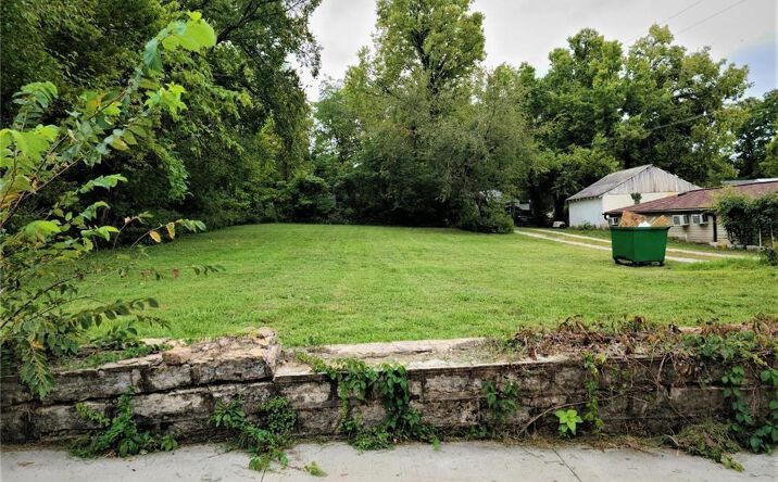 914 E WALL Fort Scott KS 66701-1543 APN: 0061193001032002000 | Crexi.com