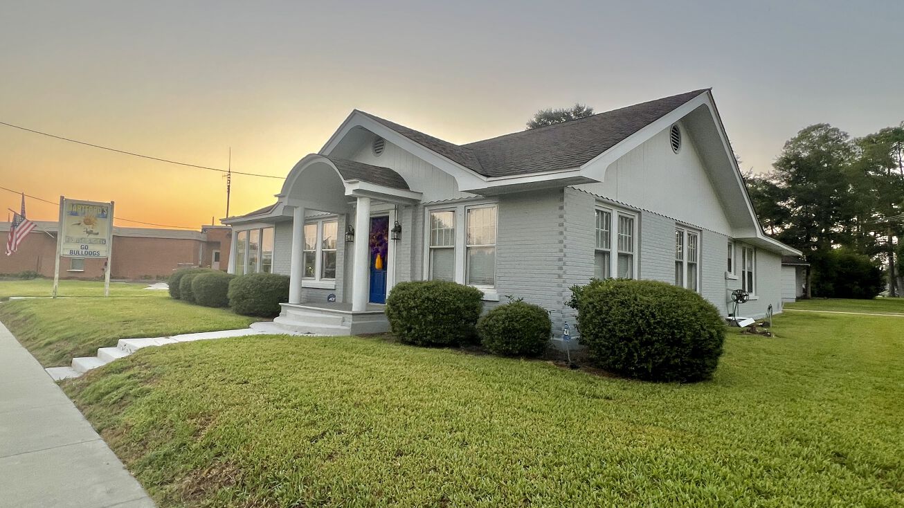 207 W Main St, Hartford, AL 36344 | Crexi.com