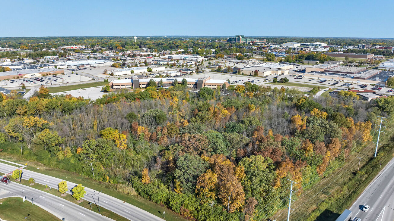 700 Pilgrim Way, Green Bay, WI 54304 | Crexi.com