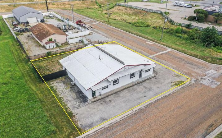 102 NW 2ND ST Concordia MO 64020-8338 APN: 18-8.0-33-0-000-018.010 ...