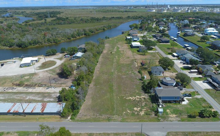 8100 COUNTY RD 203 Liverpool TX 77577 | Crexi.com