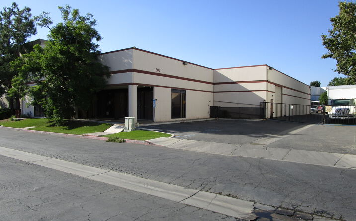 1207 E Vía Roma, Colton, CA 92324 | Crexi.com